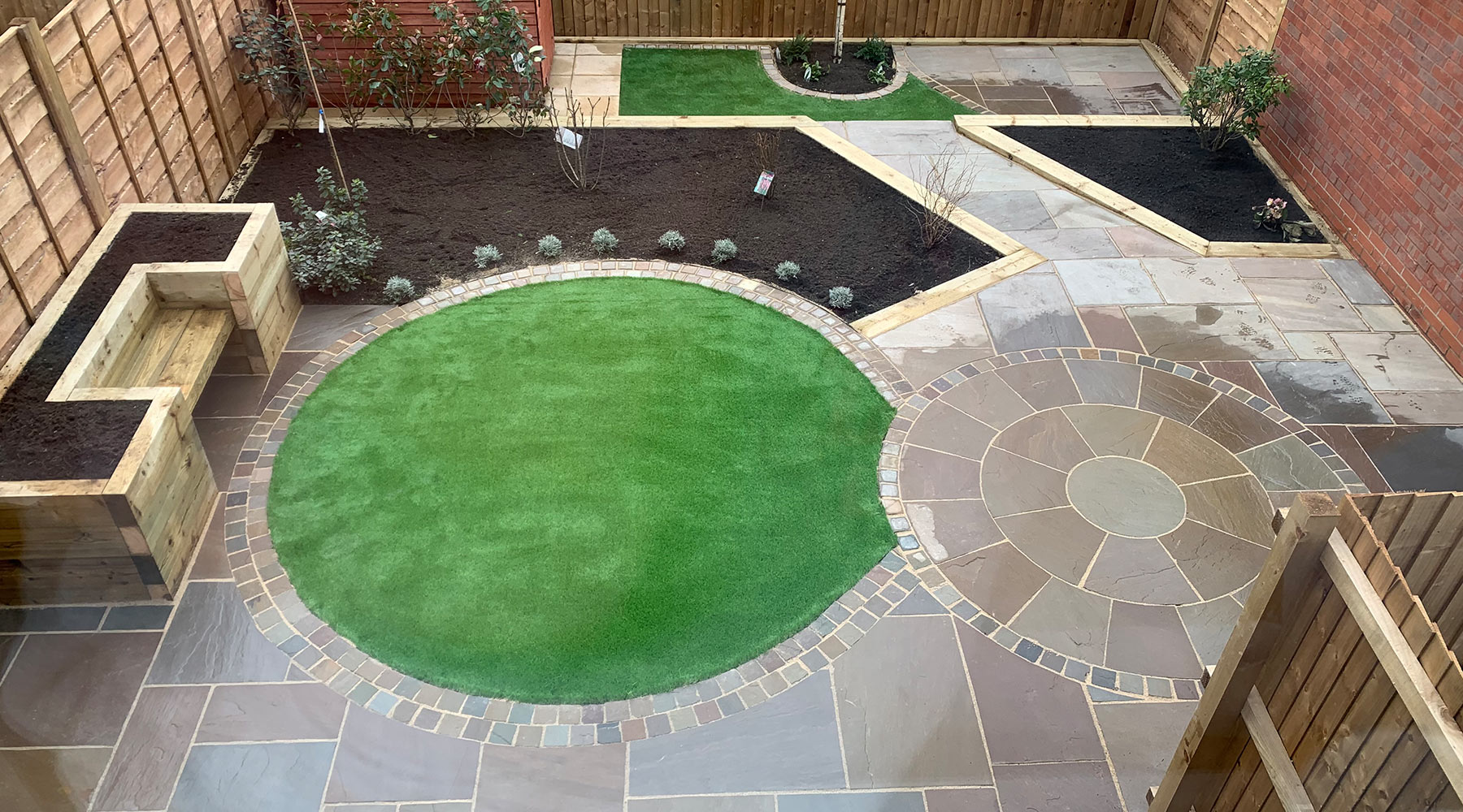 Unique garden design for less maintenance